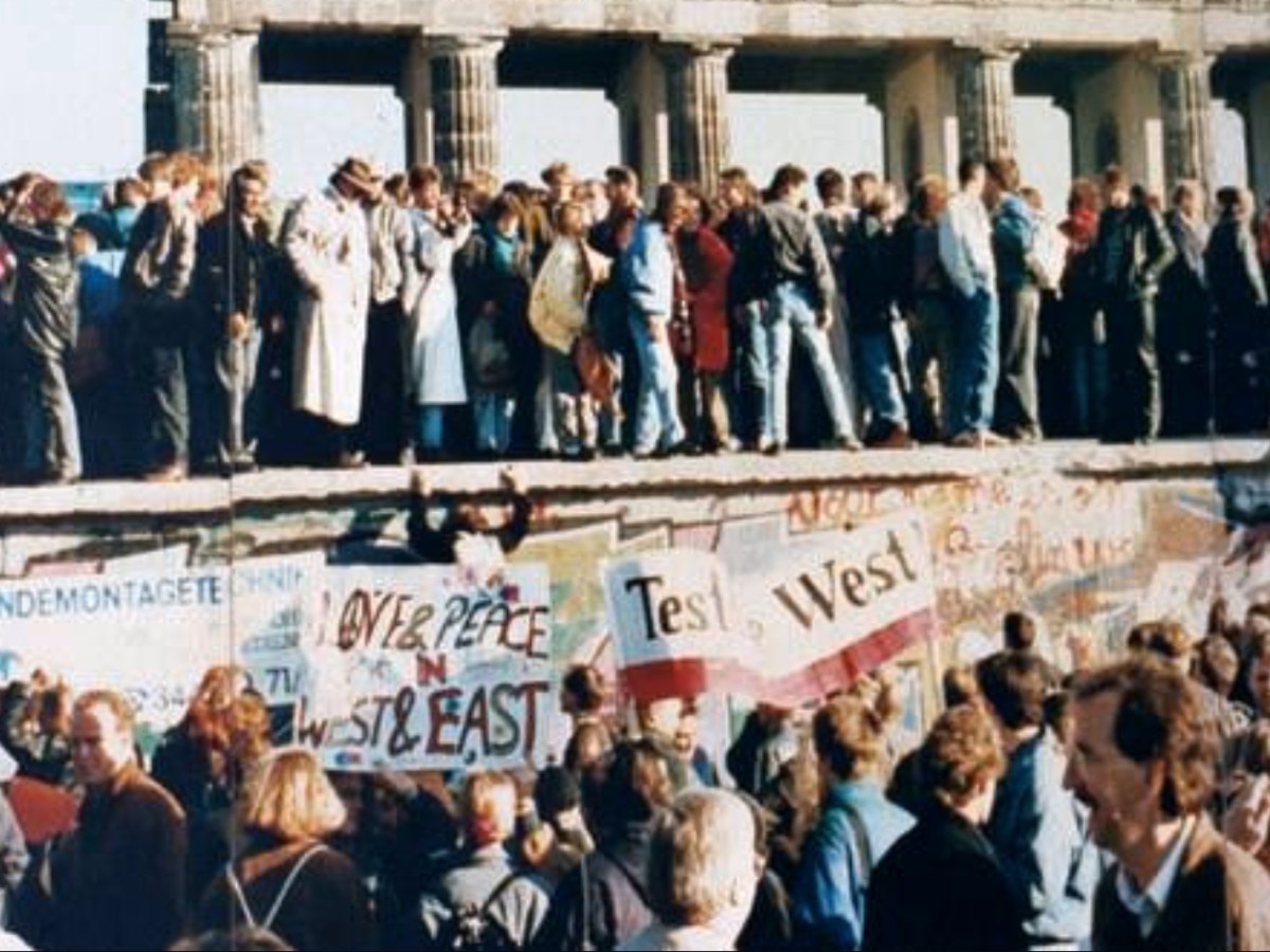 Video: 1989: The Fall of Communism by National Association of Scholars ...